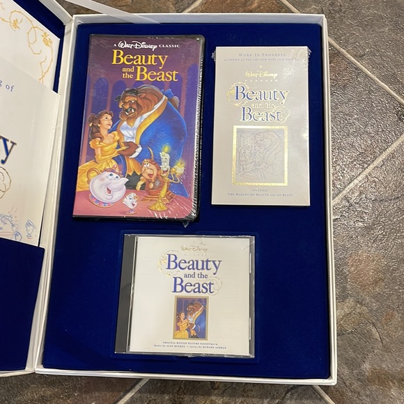 Disney | Other | Beauty And The Beast Deluxe Edition Collectors Box Set ...